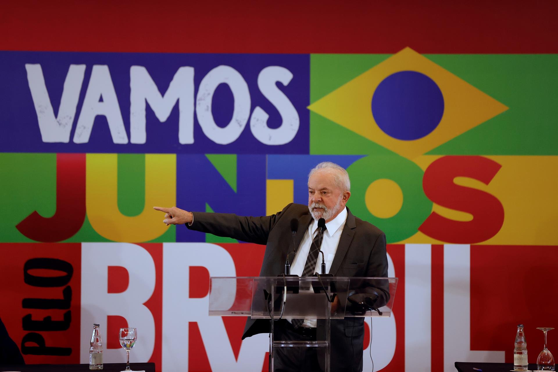 Lula promete Lula promete