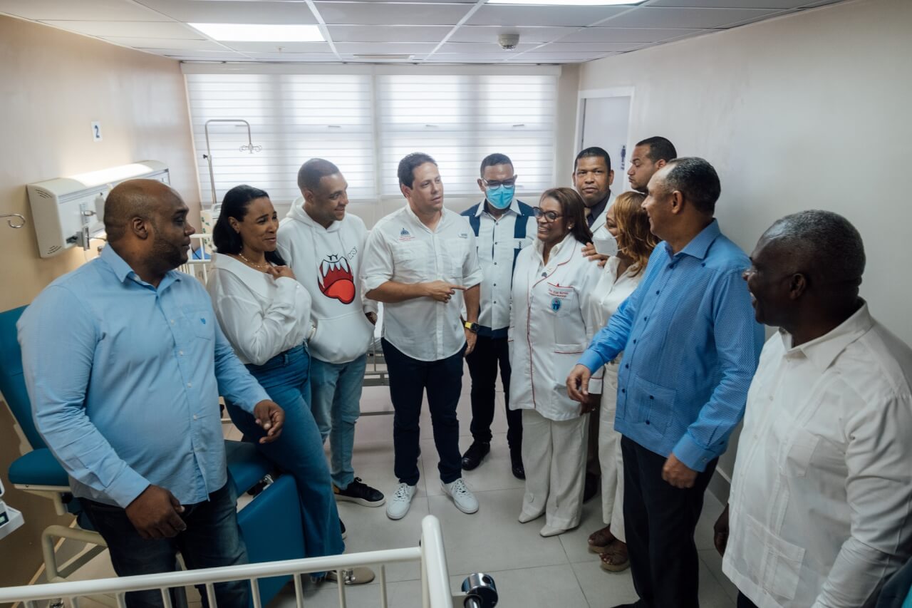 Ministro Carlos Bonilla entrega áreas del Hospital Regional Dr. Antonio ...