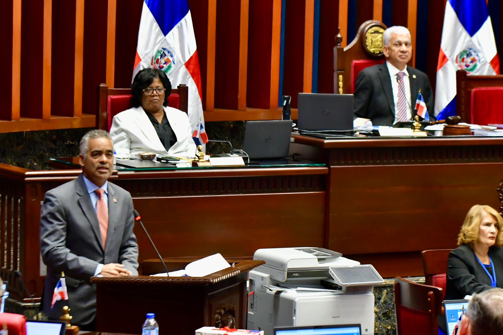 Senado entrevista a ministro y ejecutivos de Aerodom por contrato con ... Senado entrevista a ministro y ejecutivos de Aerodom por contrato con ...