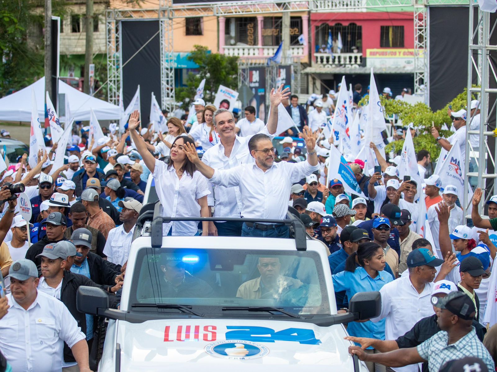Luis, Raquel, Faride y Guillermo encabezan caravana del PRM en DN - Z ...